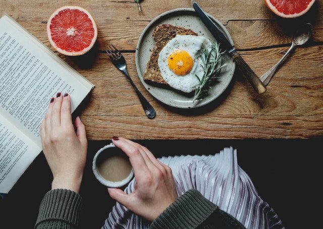 This happens when you drink coffee before breakfast - Freelance Informer