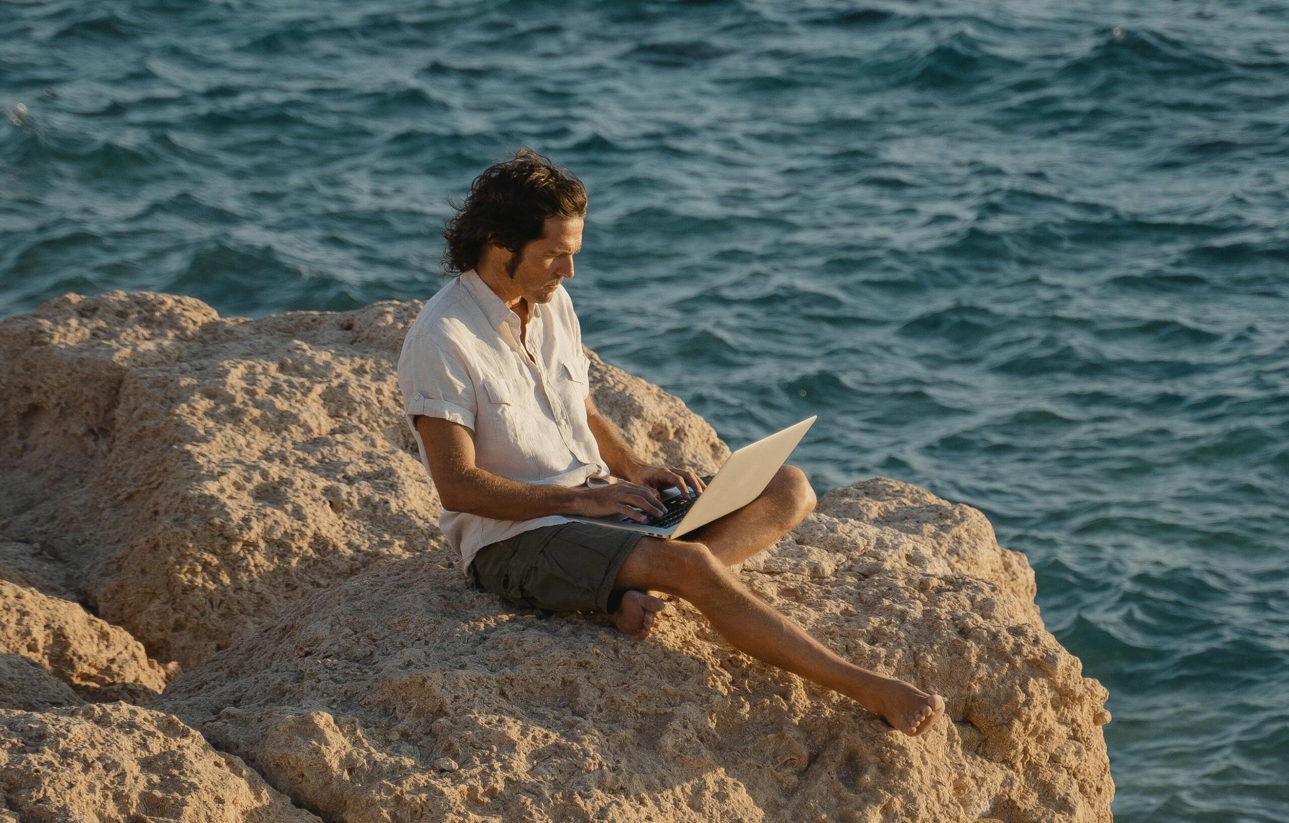 The world's top beach spots for remote working - Freelance Informer