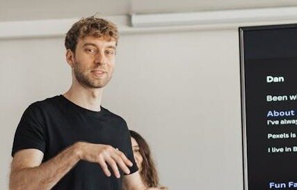 Pitching to win: Stop over-explaining, get people to listen and land ...